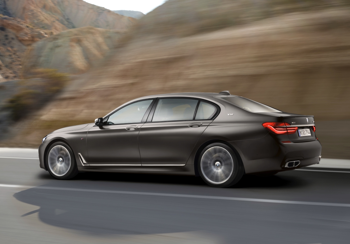 BMW Announces V12-Powered 2017 BMW M760i | BMW Car Club of America